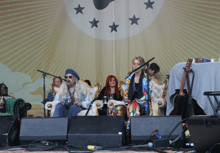 Video Joni Mitchell Plays Surprise Set At Newport Folk Festival