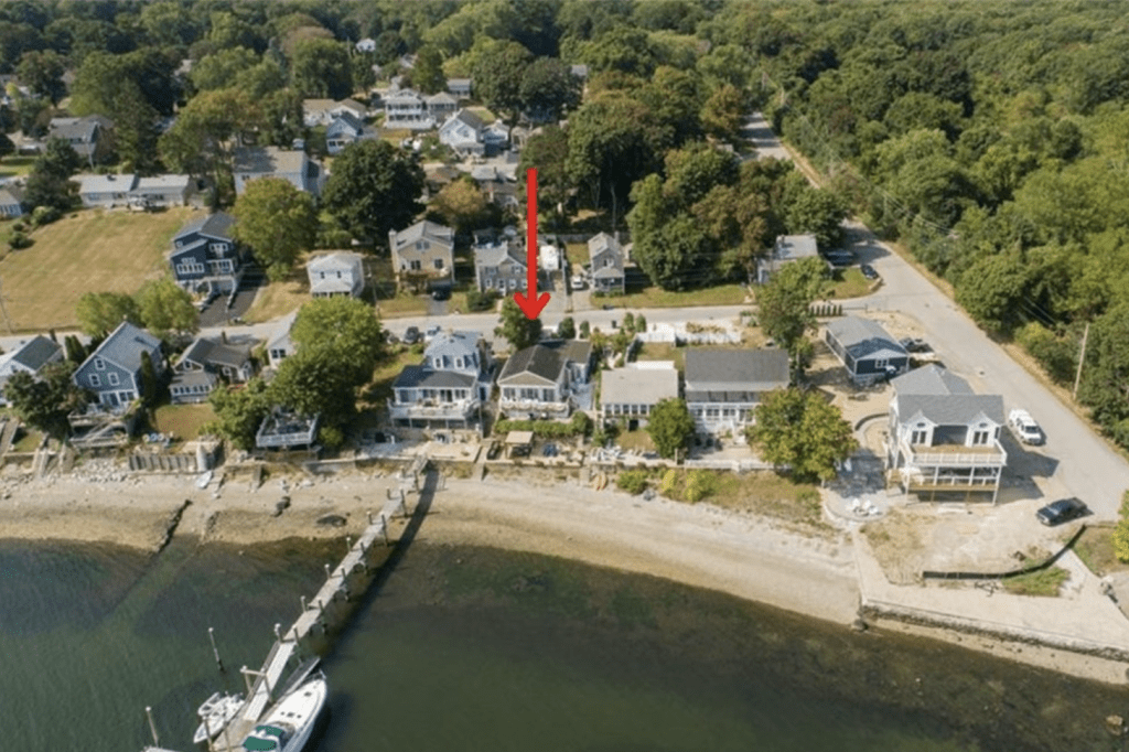 Charming Nantucket Style Cottage Overlooking Mount Hope Bay Hits Market ...