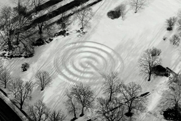 Richard Fleischner. Aerial photograph of 'Sod Maze' in winter, Newport ...